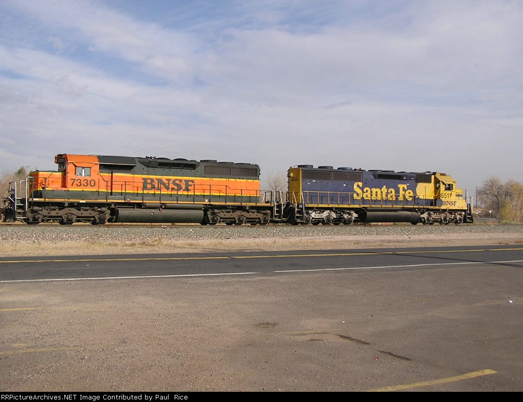 BNSF 6511 & BNSF 7330